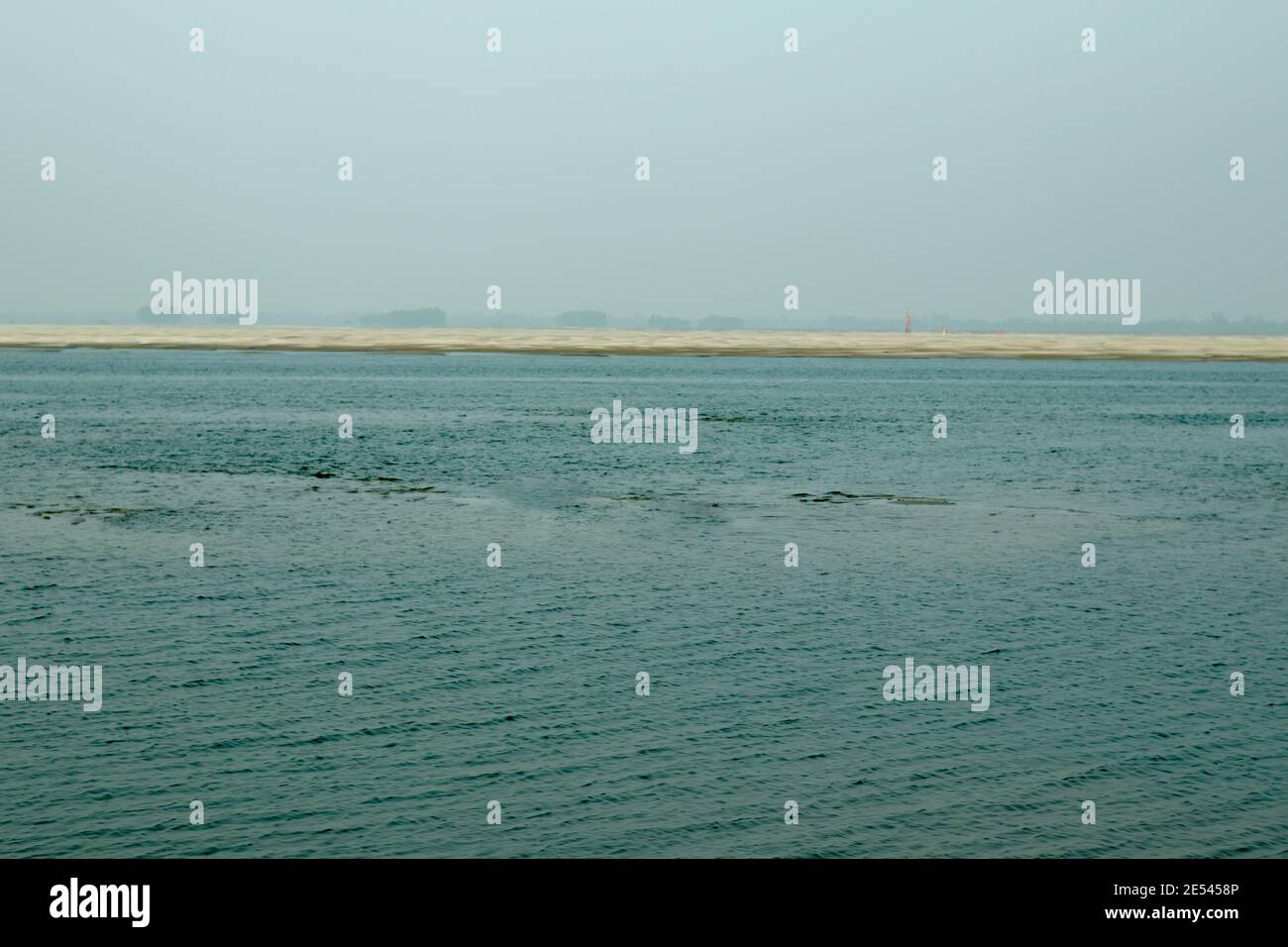 Big stone in river hi-res stock photography and images - Alamy