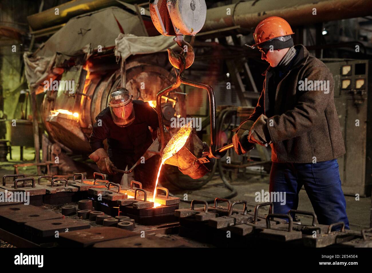 Welding helmets hi-res stock photography and images - Alamy