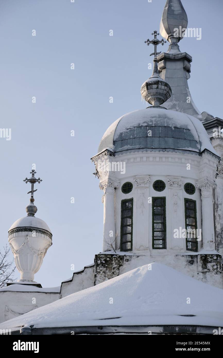 Russian white church hi-res stock photography and images - Alamy