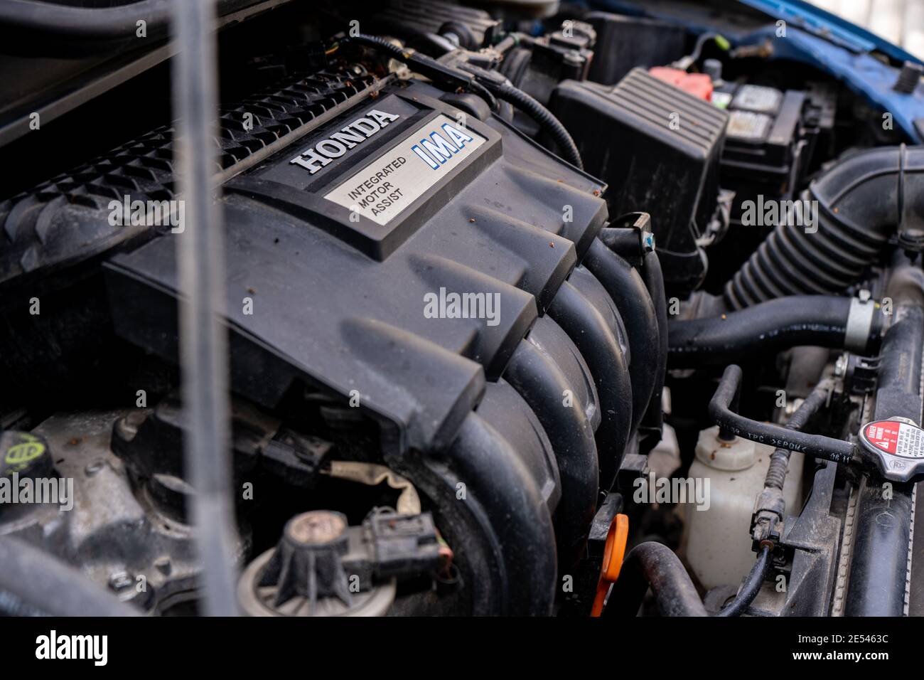 Honda IMA engine system in a used hybrid car Stock Photo - Alamy