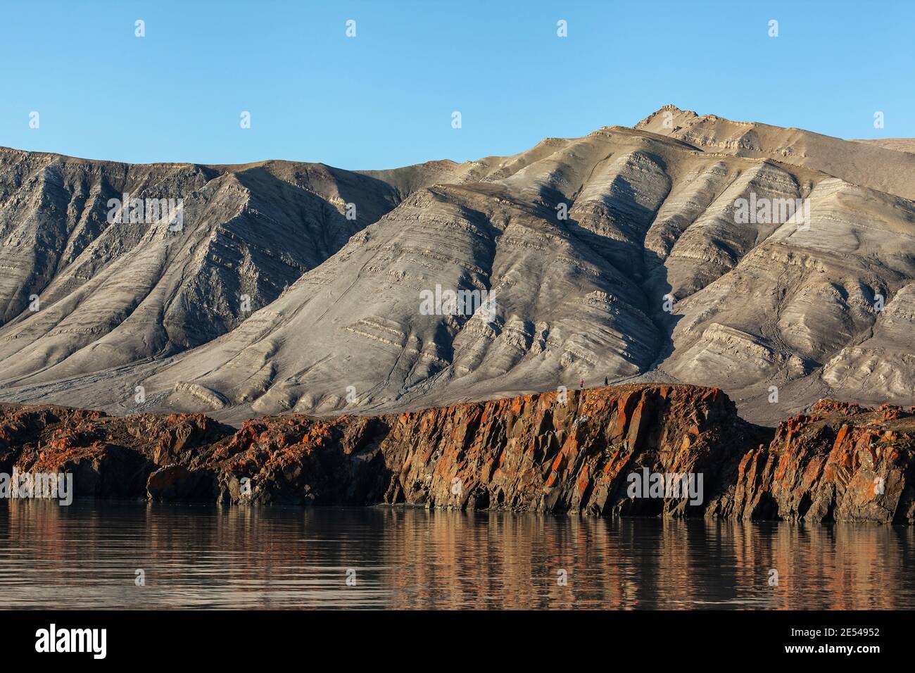 Mountains in Baffin Bay during Polar Day Stock Photo - Alamy