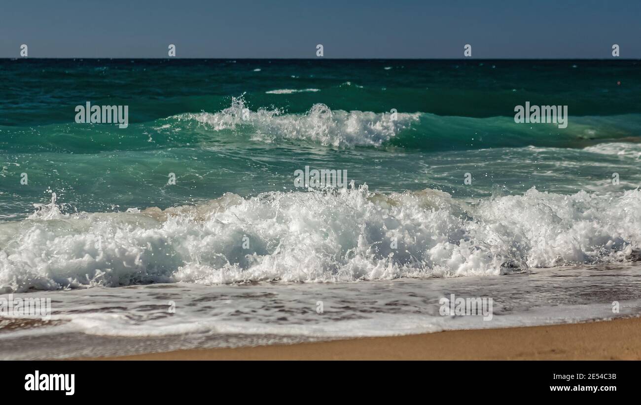 Video sea waves beach hi-res stock photography and images - Alamy