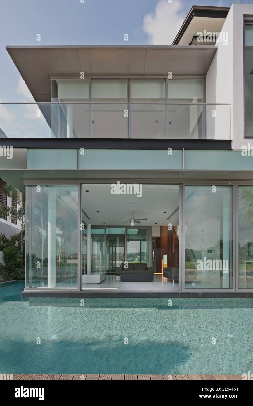 House on Sentosa island, Singapore, designed by Lim Cheng Kooi/AR43 ...