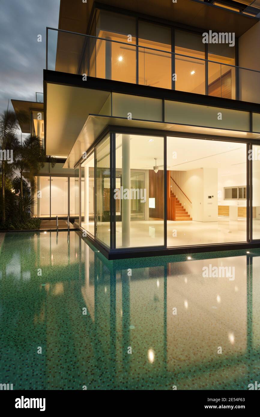 House on Sentosa island, Singapore, designed by Lim Cheng Kooi/AR43 ...