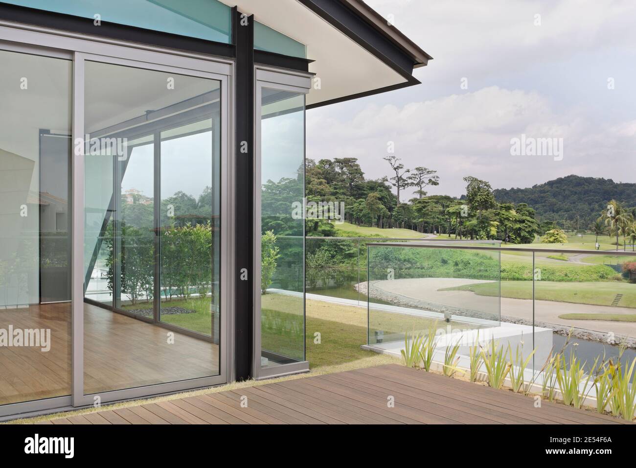 Sentosa island golf hi-res stock photography and images - Alamy