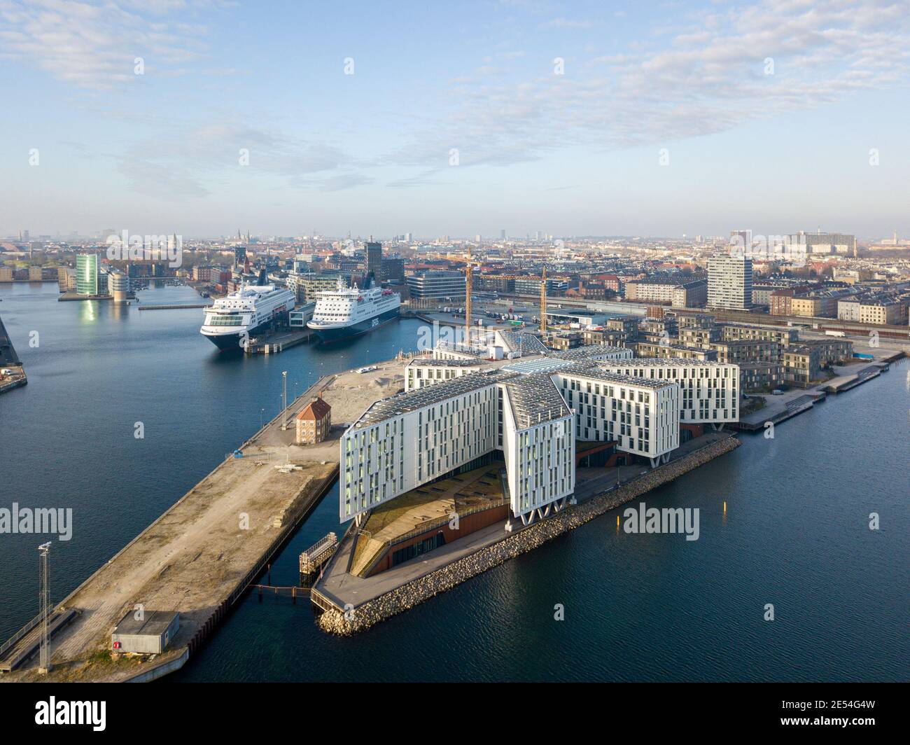 Aerial view united nations building hi-res stock photography and images ...