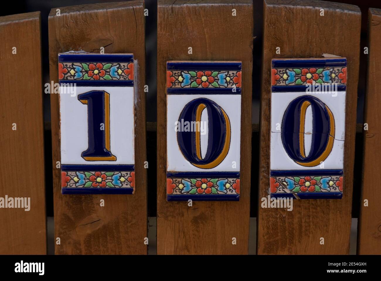 House number 100 hi-res stock photography and images - Alamy