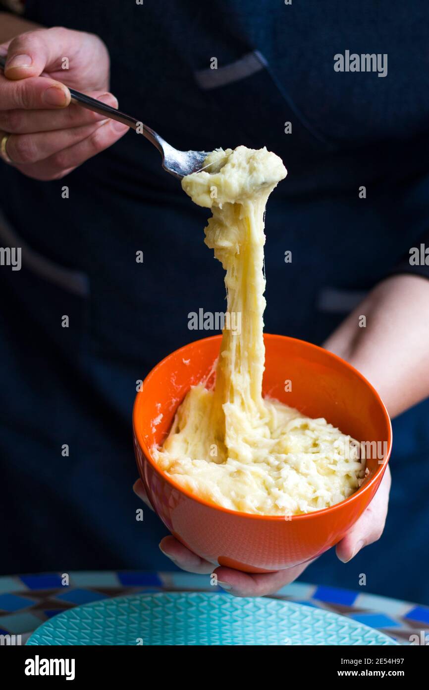 Georgian traditional dish with potatoes and cheese, Tashmijabi Stock ...