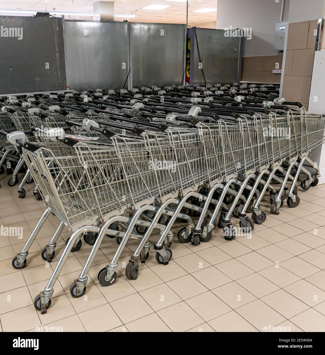 Supermarket depot hi-res stock photography and images - Alamy