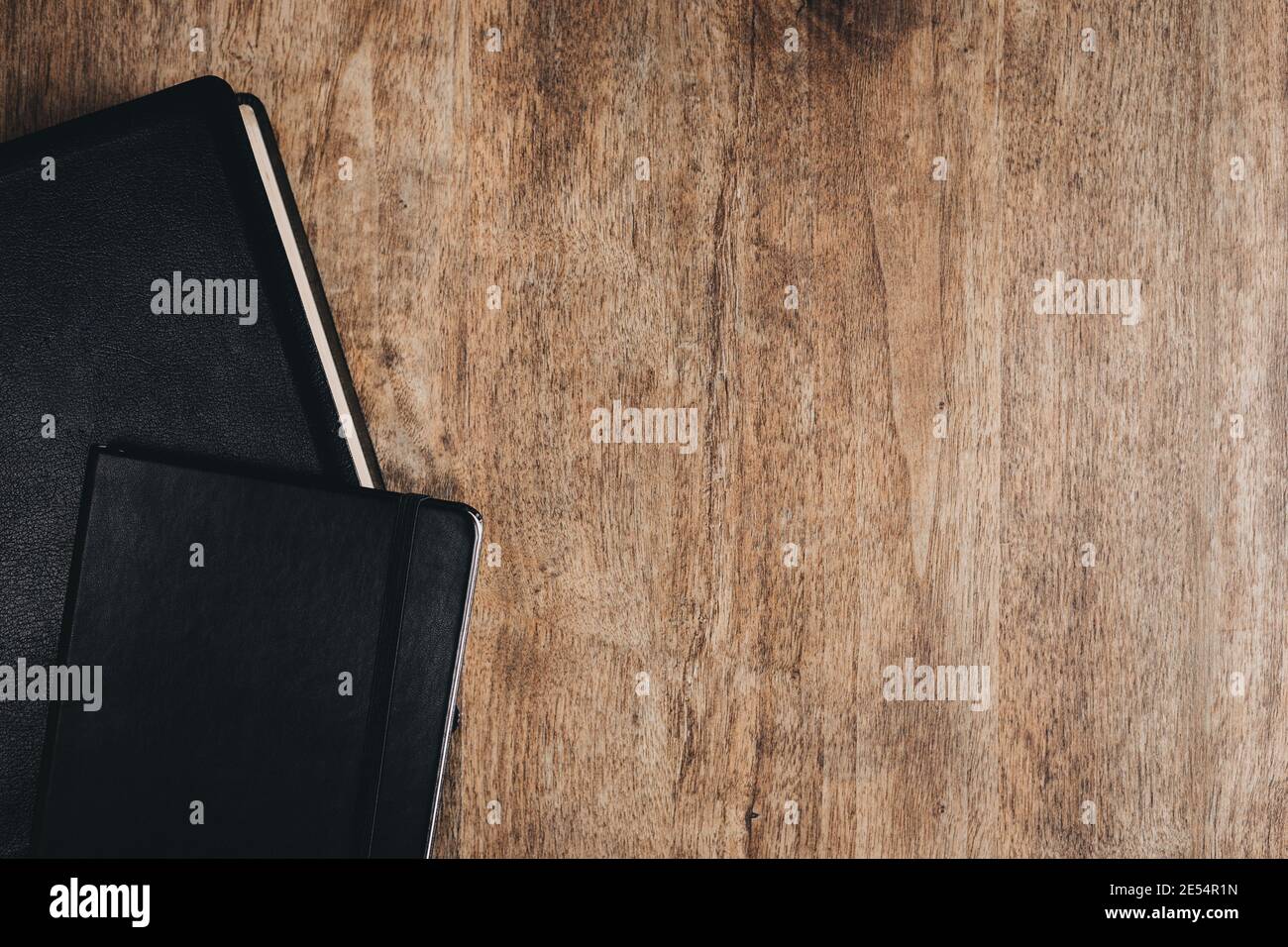 Flat lay bible hi-res stock photography and images - Alamy