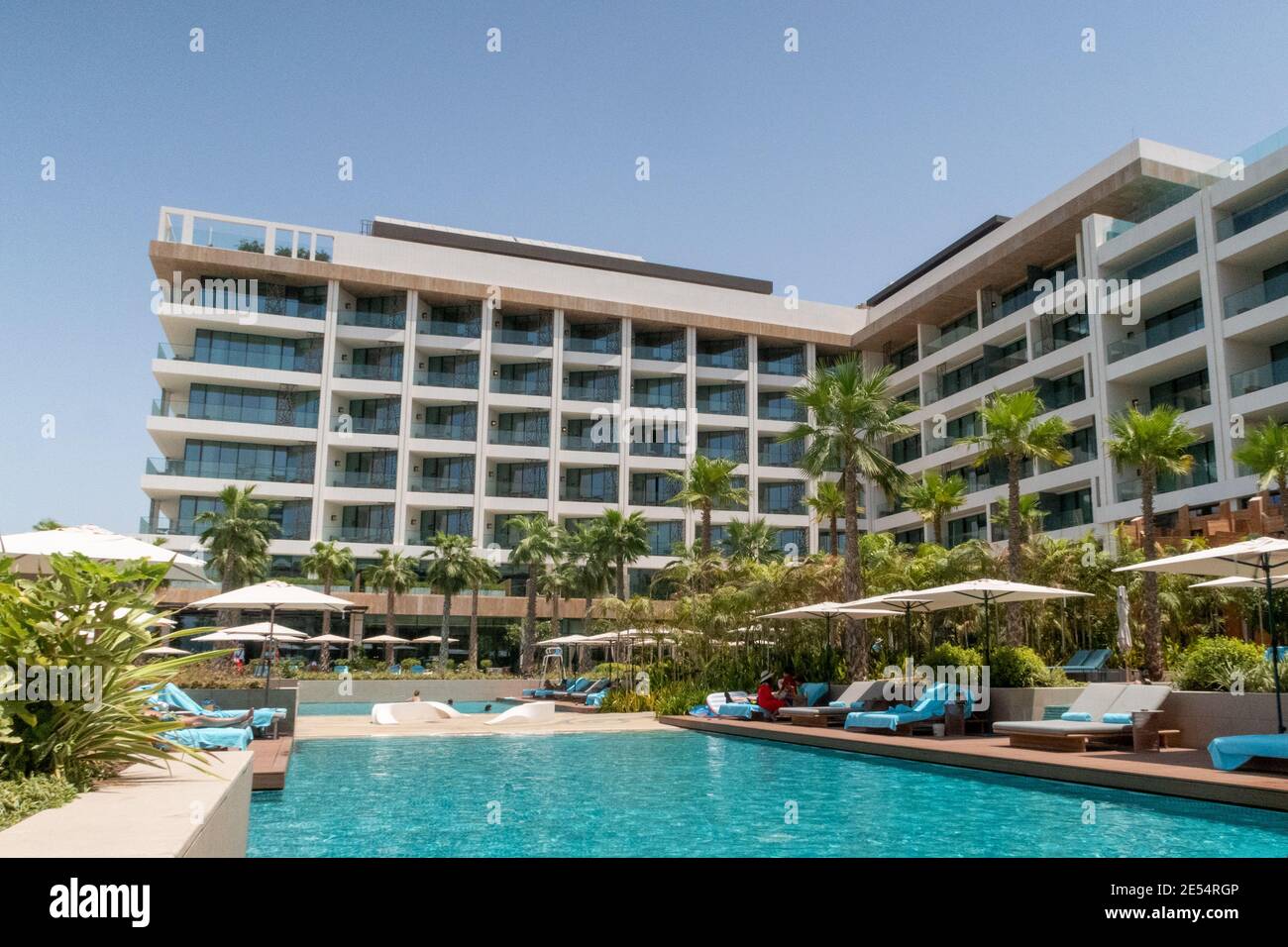 Mandarin Oriental Hotel, Jumeirah Beach, Dubai Stock Photo - Alamy