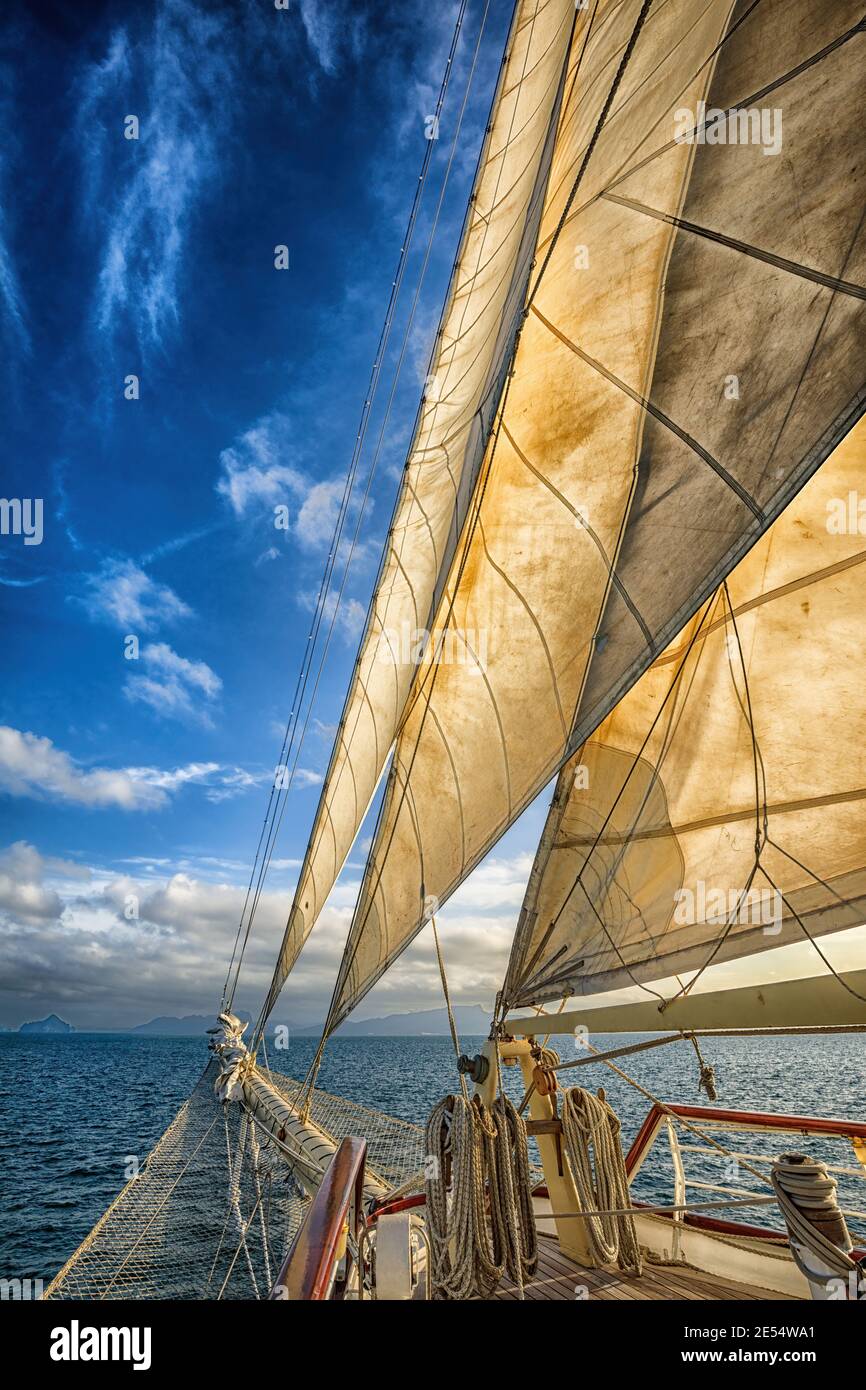 Square rigger hi-res stock photography and images - Alamy