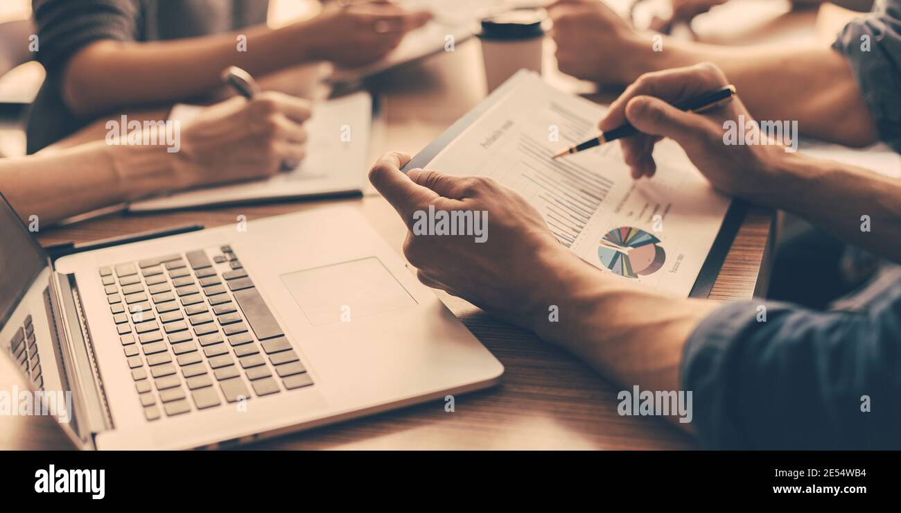 Close up employees work hi-res stock photography and images - Alamy