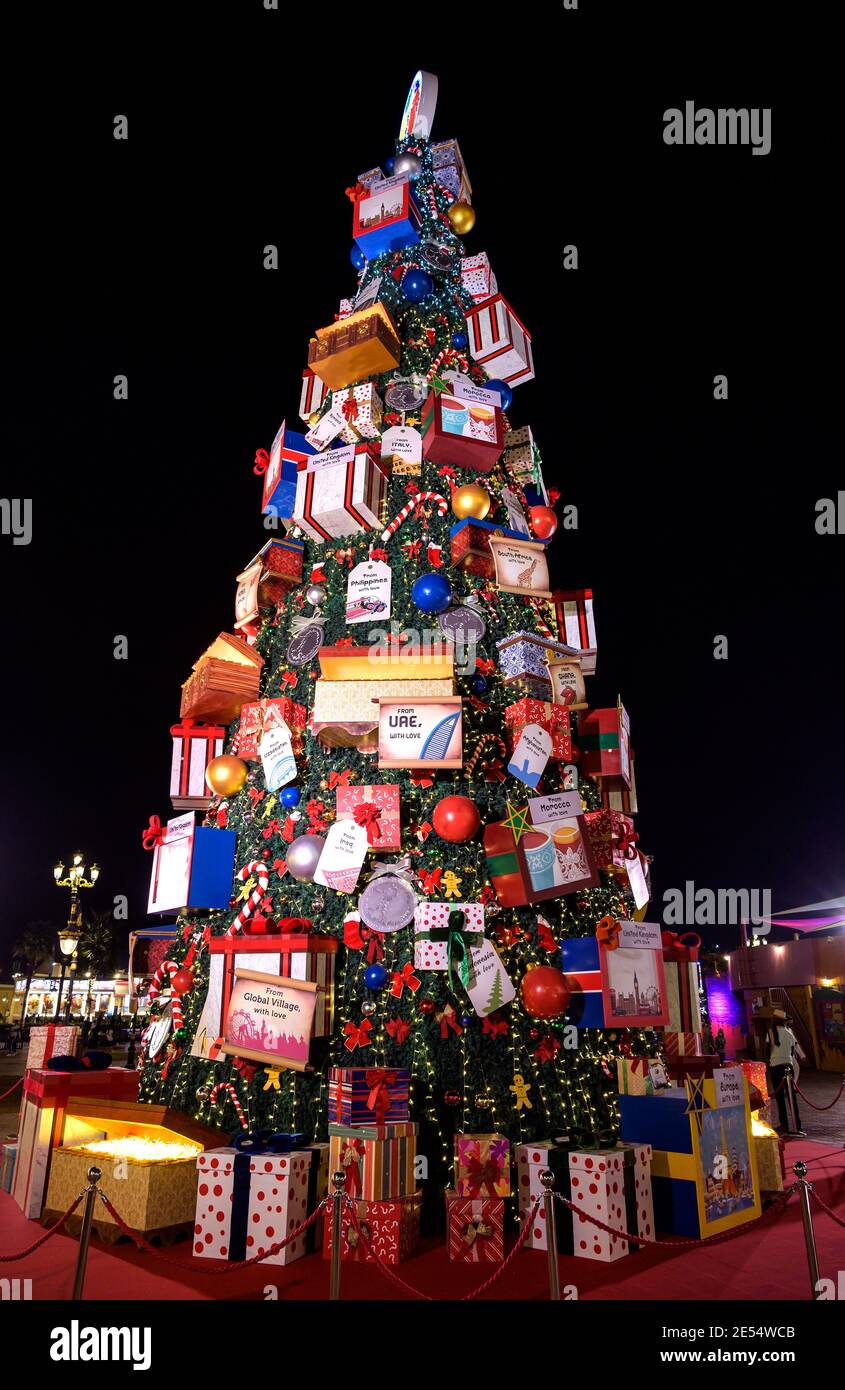 Dubai christmas tree hi-res stock photography and images - Alamy