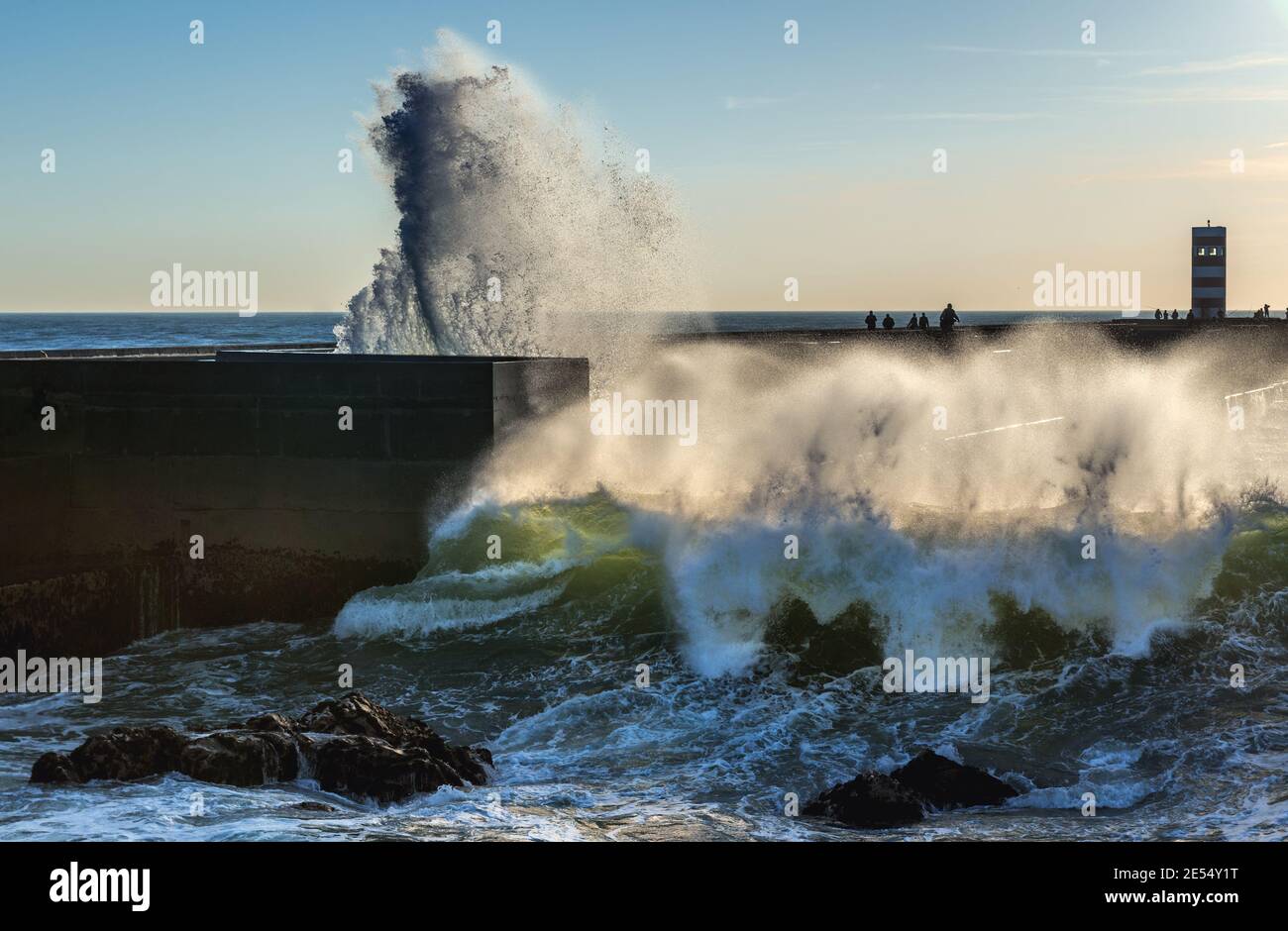 Rocks and atlantic roller hi-res stock photography and images - Alamy