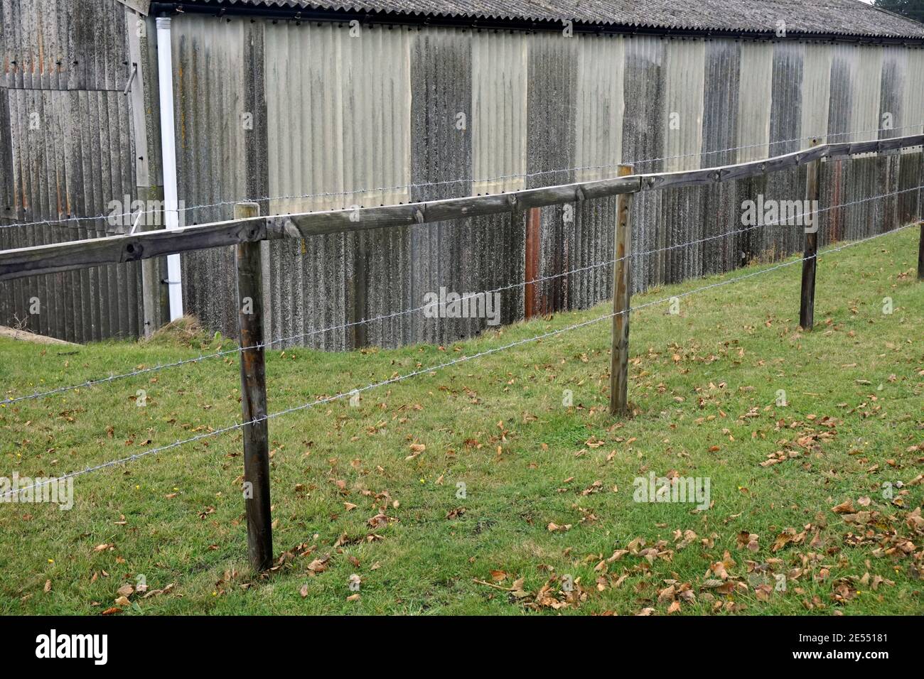 Asbestos fence hi-res stock photography and images - Alamy