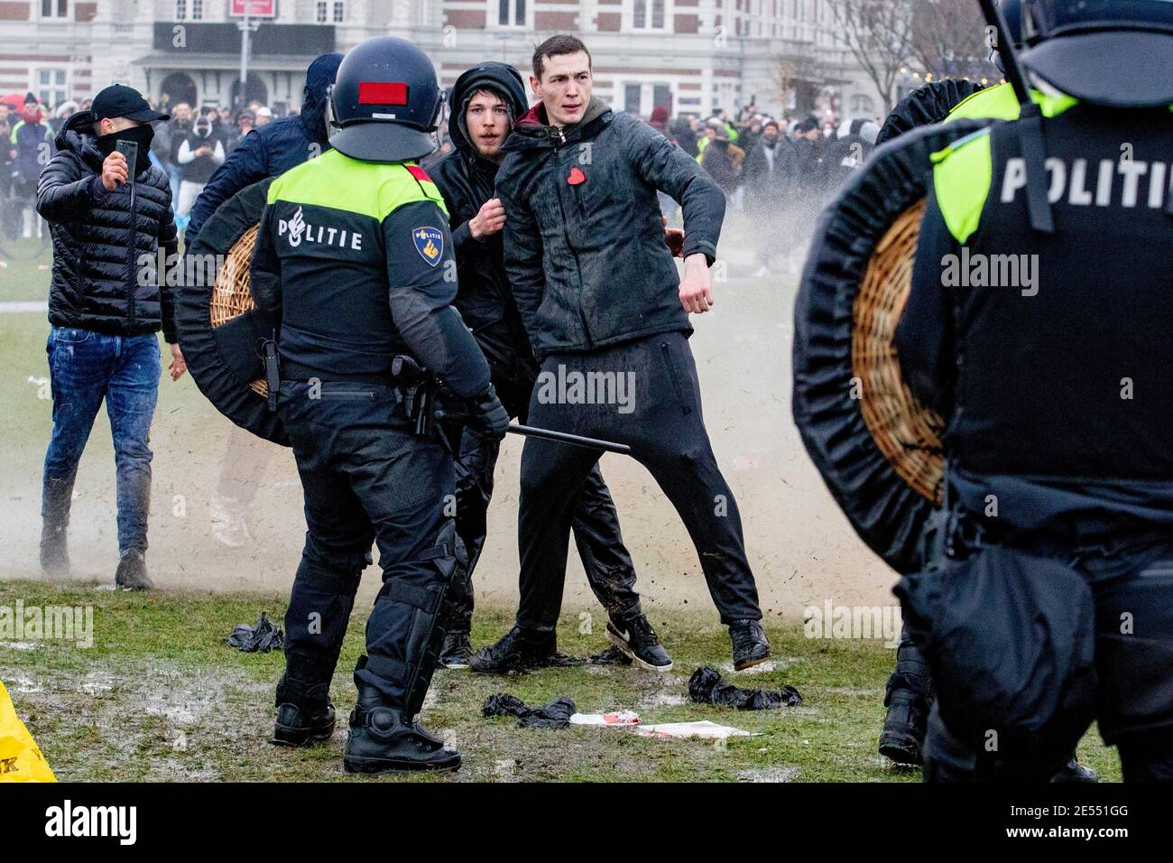 Politie in uniform hi-res stock photography and images - Alamy