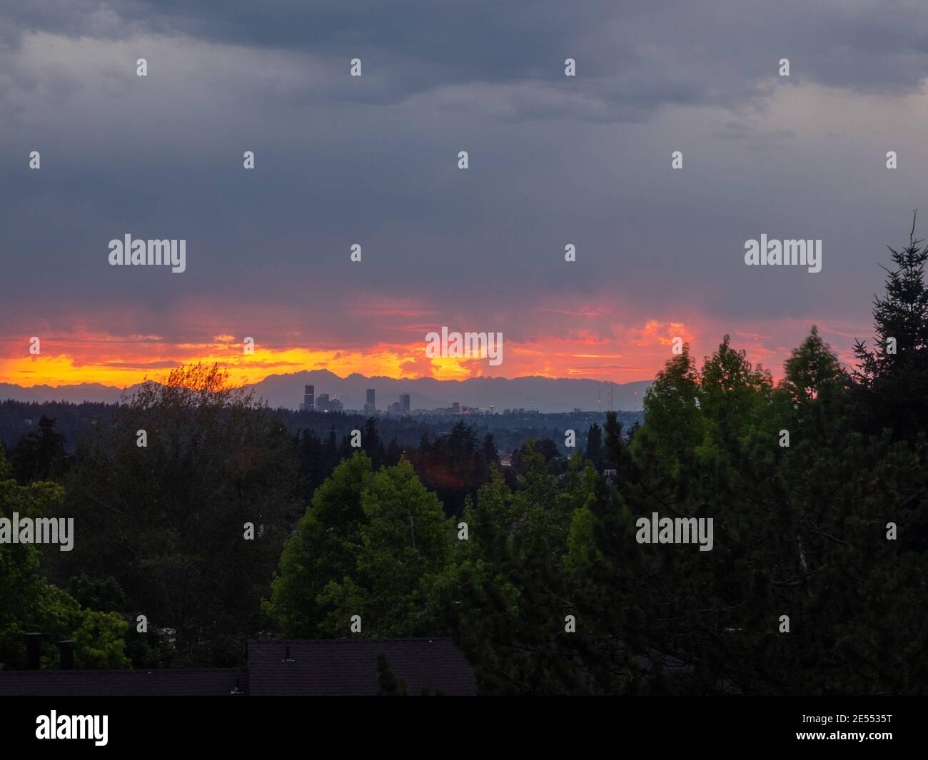 Seattle sunset skyline view on a sunny day Stock Photo - Alamy