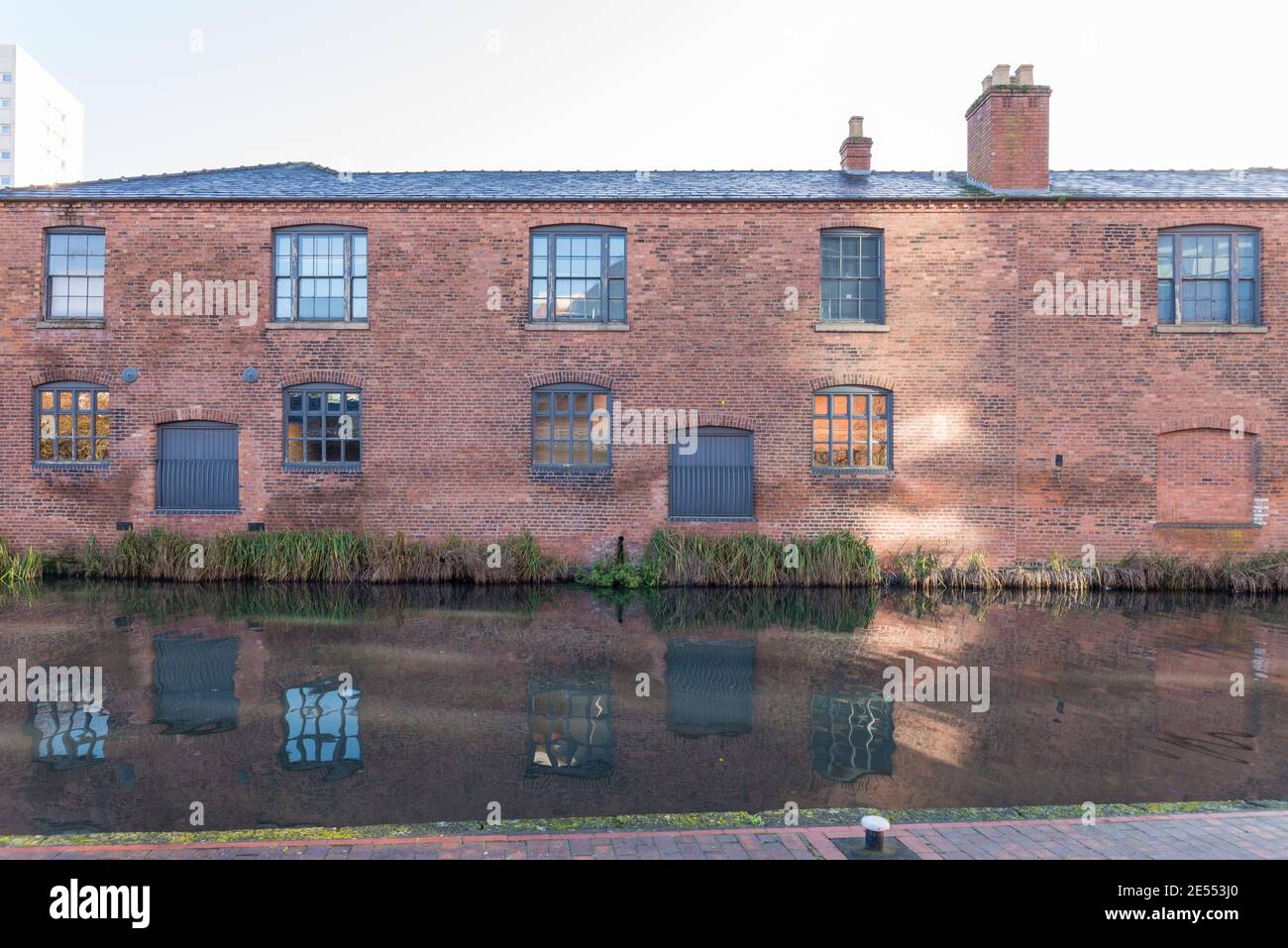 Red brick factory hi-res stock photography and images - Alamy