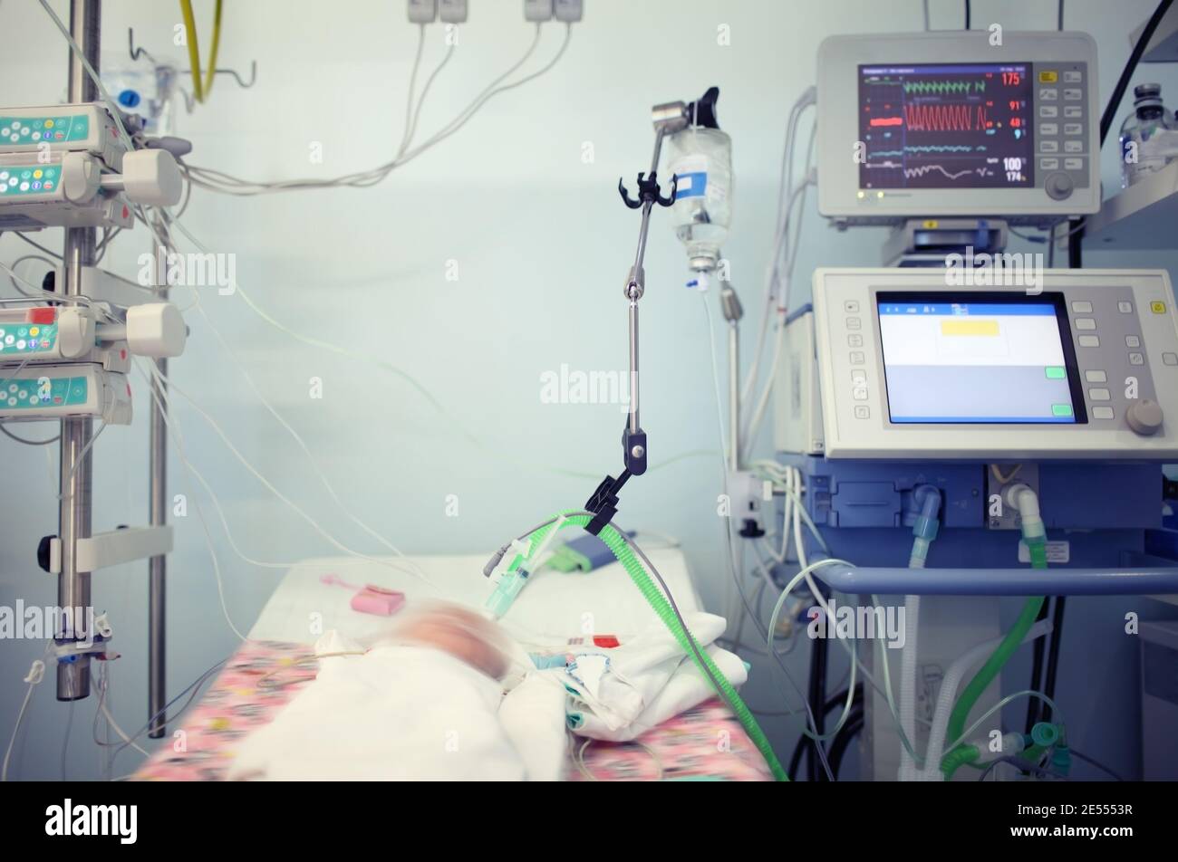 Newborn intensive care unit hi-res stock photography and images - Alamy