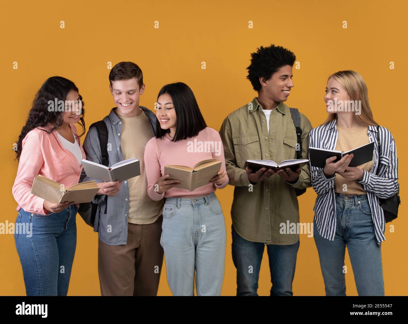 Teamwork study young hi-res stock photography and images - Alamy