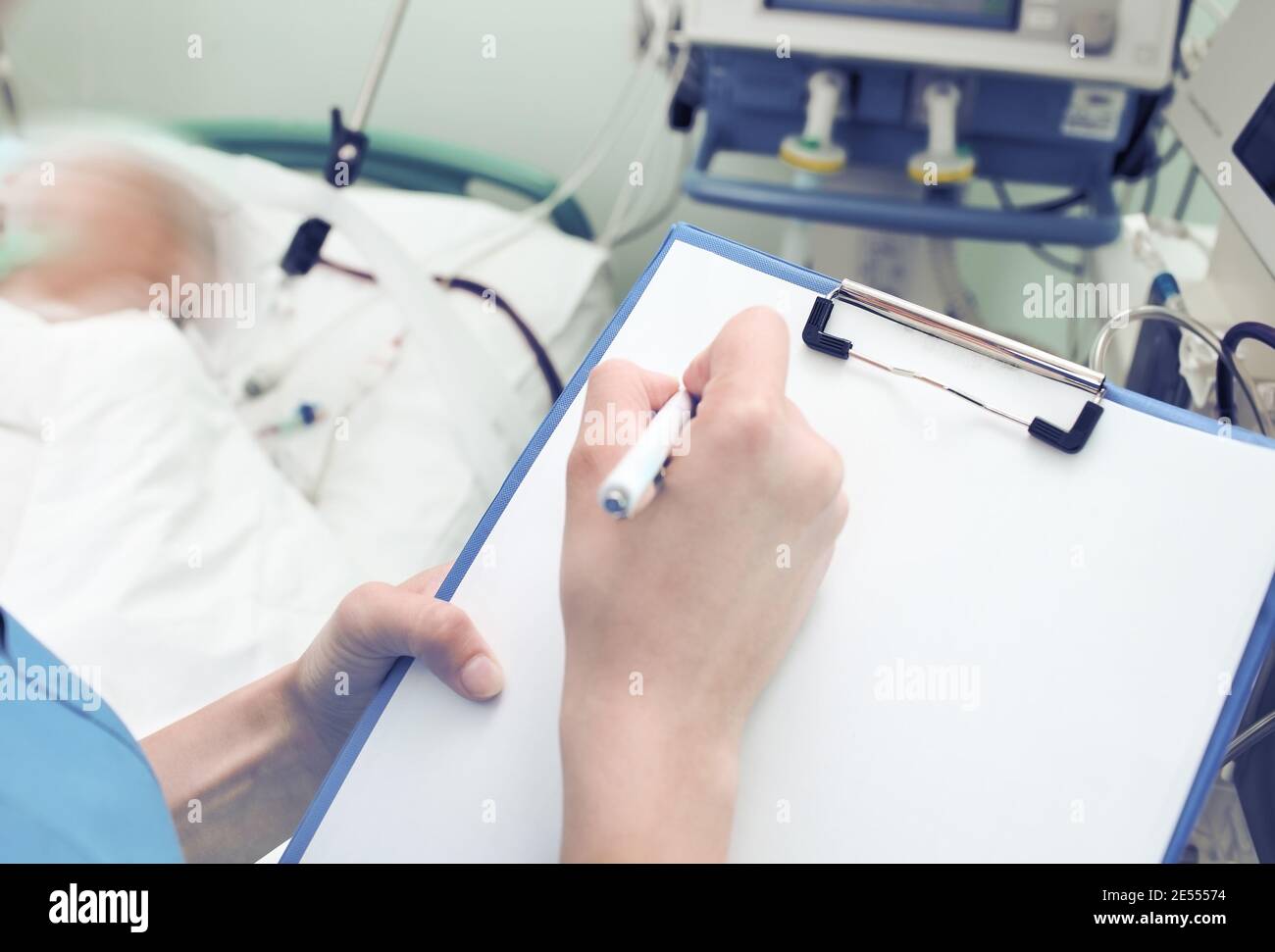 Ward round hi-res stock photography and images - Alamy