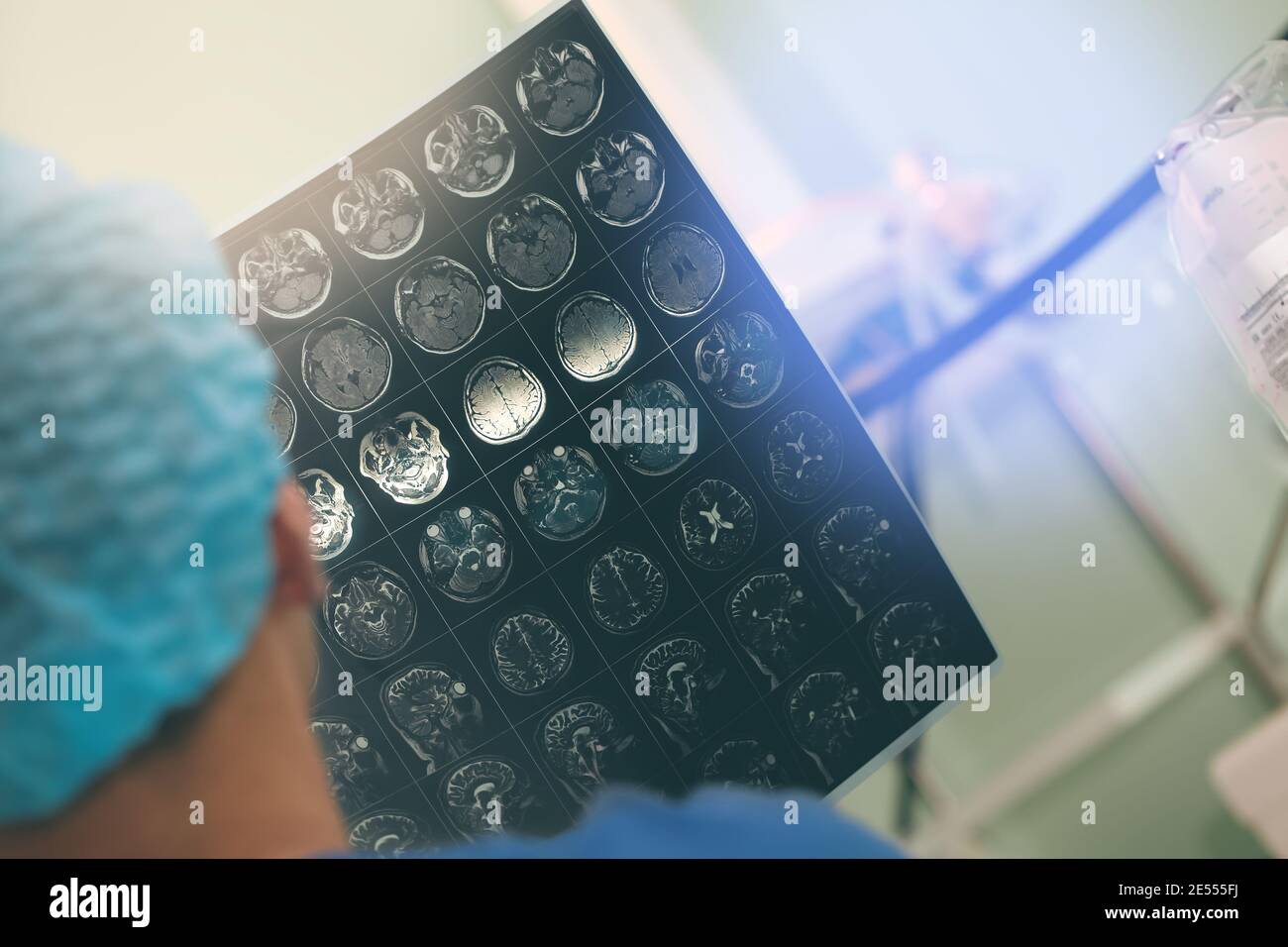 Radiologist mri hi-res stock photography and images - Alamy