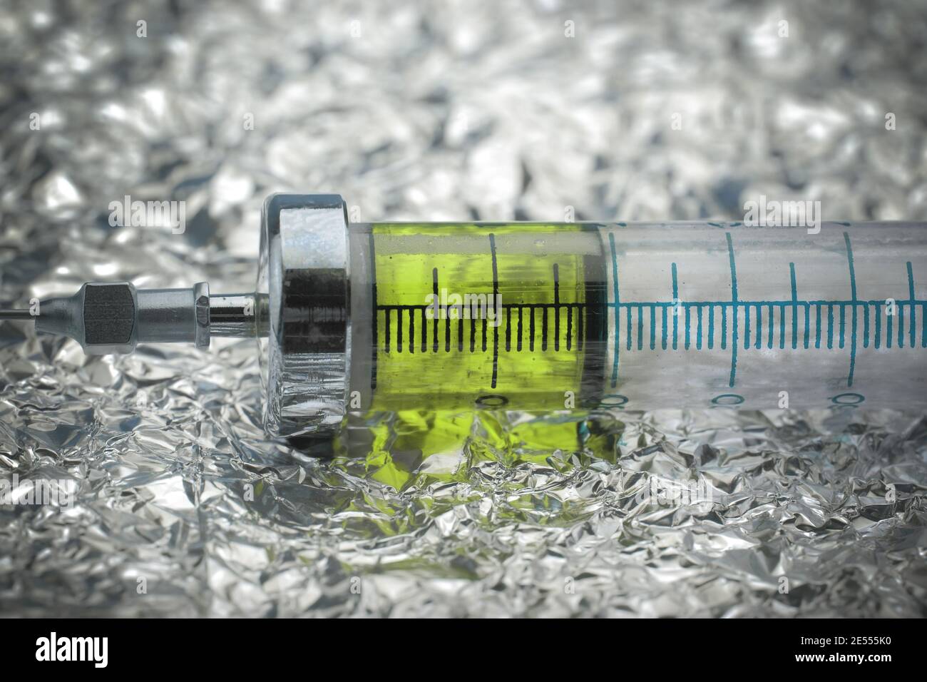 Old syringe hi-res stock photography and images - Alamy