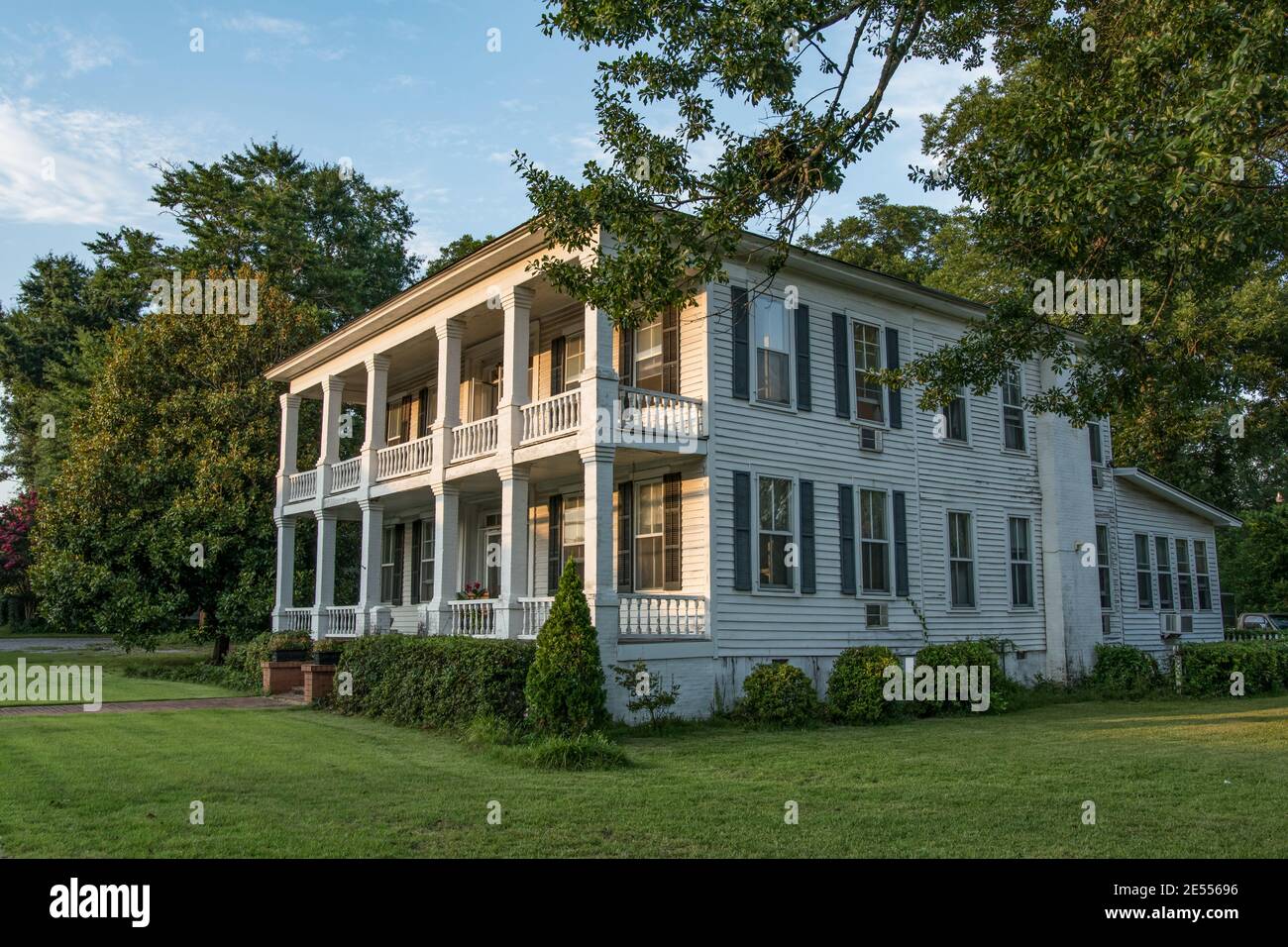 19th century homes hi-res stock photography and images - Alamy