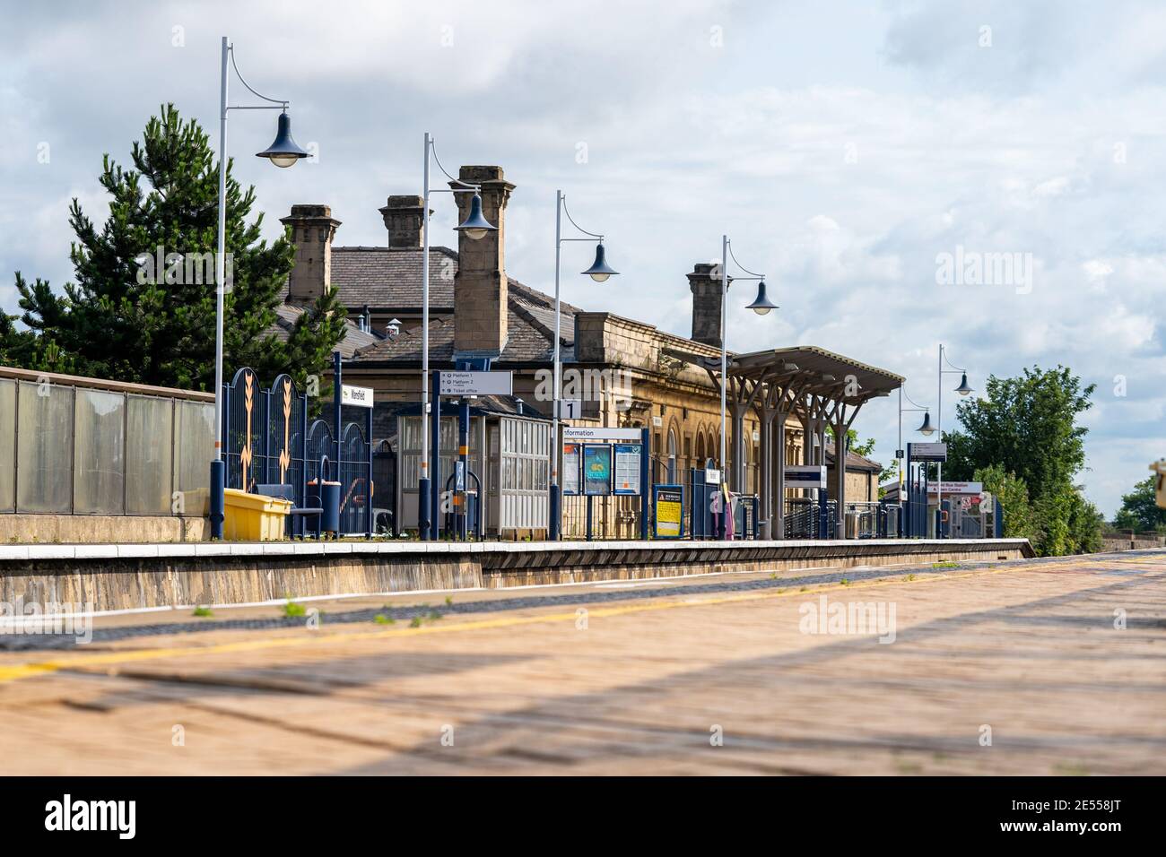 Robin hood line station hi-res stock photography and images - Alamy
