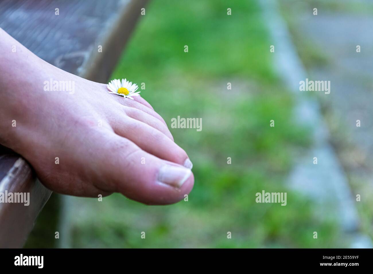 Female body flower hi-res stock photography and images - Alamy
