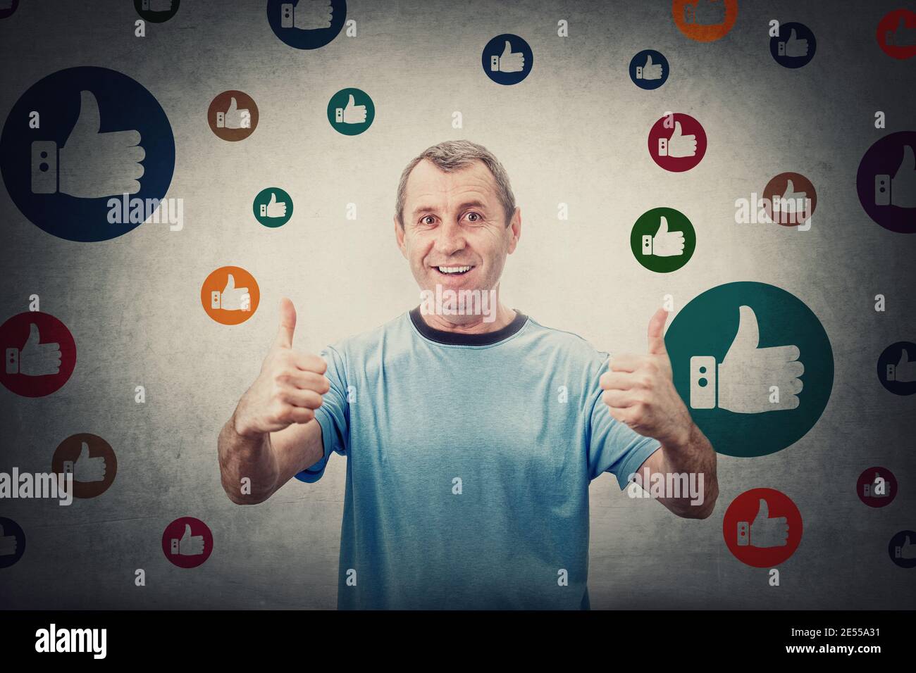 Thumbs up signs hi-res stock photography and images - Alamy