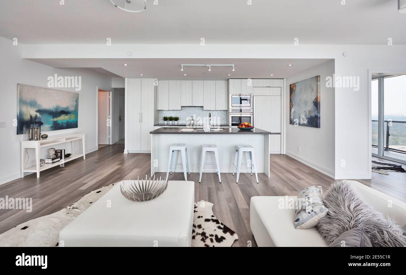 Toronto waterfront luxury condominiums Stock Photo - Alamy