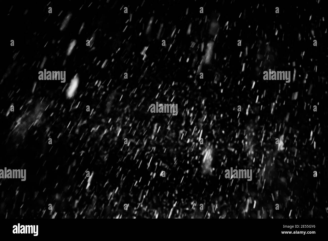 Calming Winter Night Sky With Falling Snowflakes Stock Photo Alamy calming-winter-night-sky-with-falling-snowflakes-stock-photo-alamy