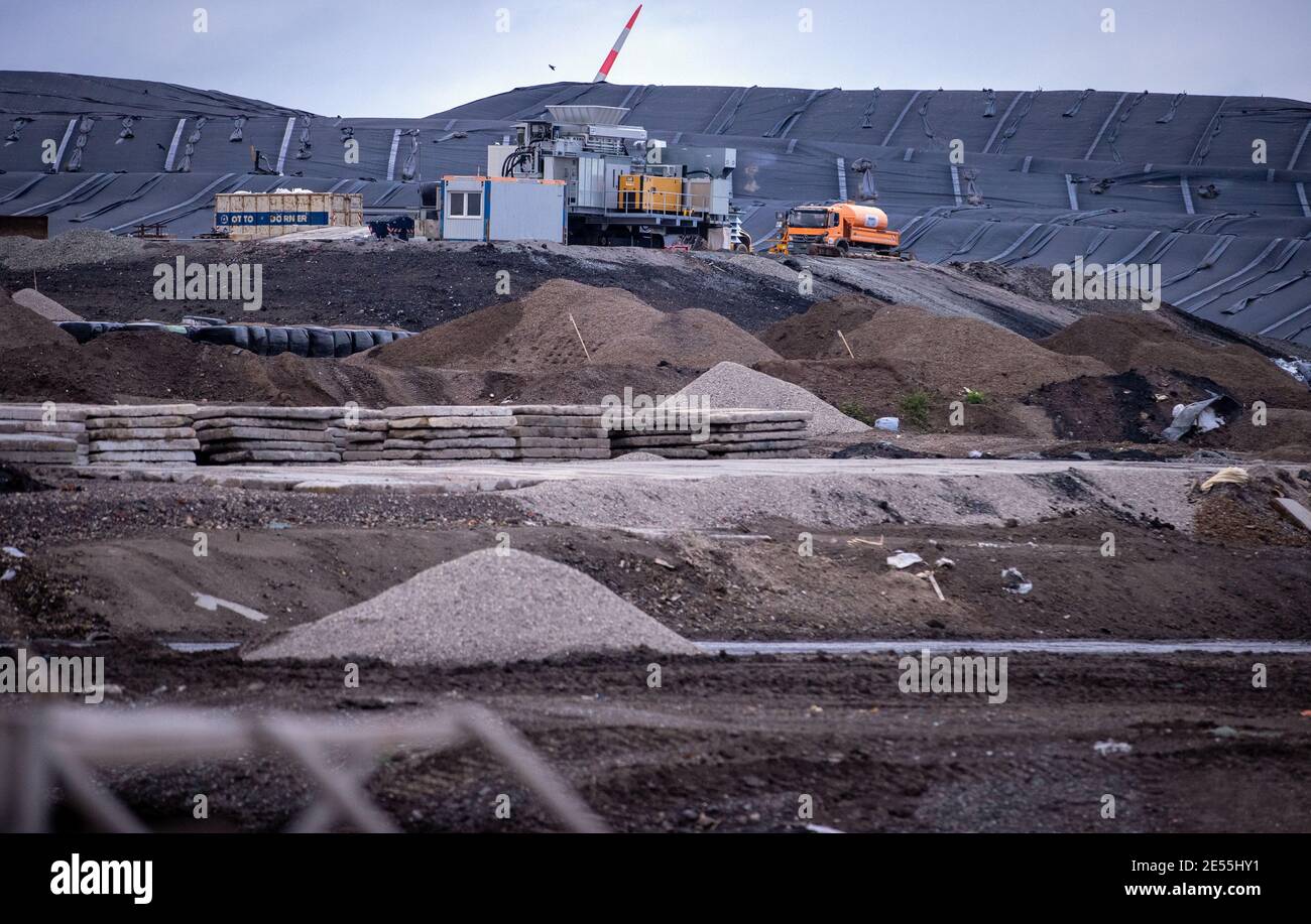Selmsdorf, Germany. 02nd Nov, 2020. The hazardous waste landfill of IAG ...