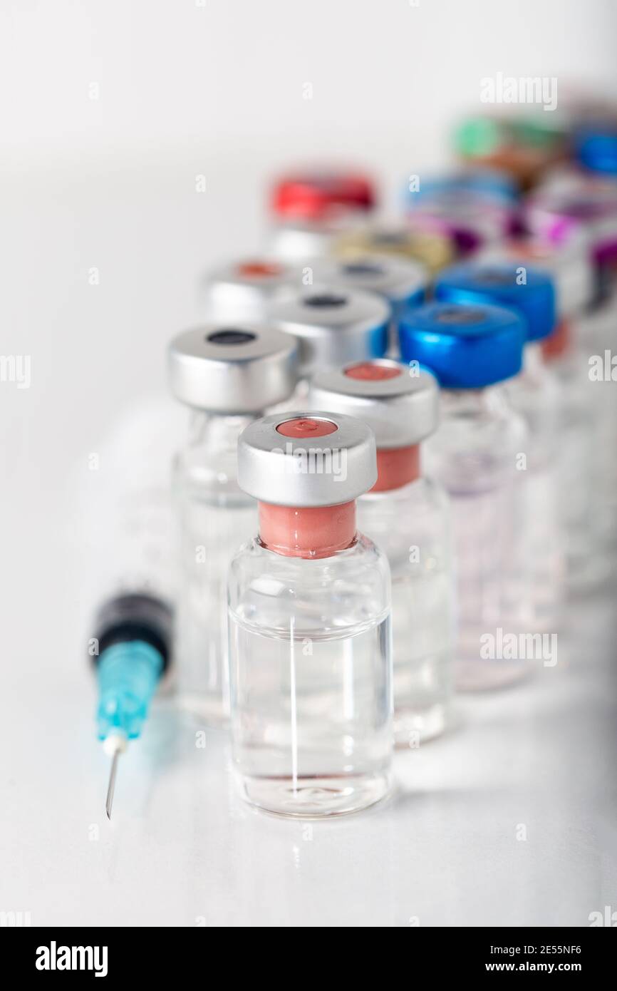 Bottle of injectable medicine hi-res stock photography and images - Alamy