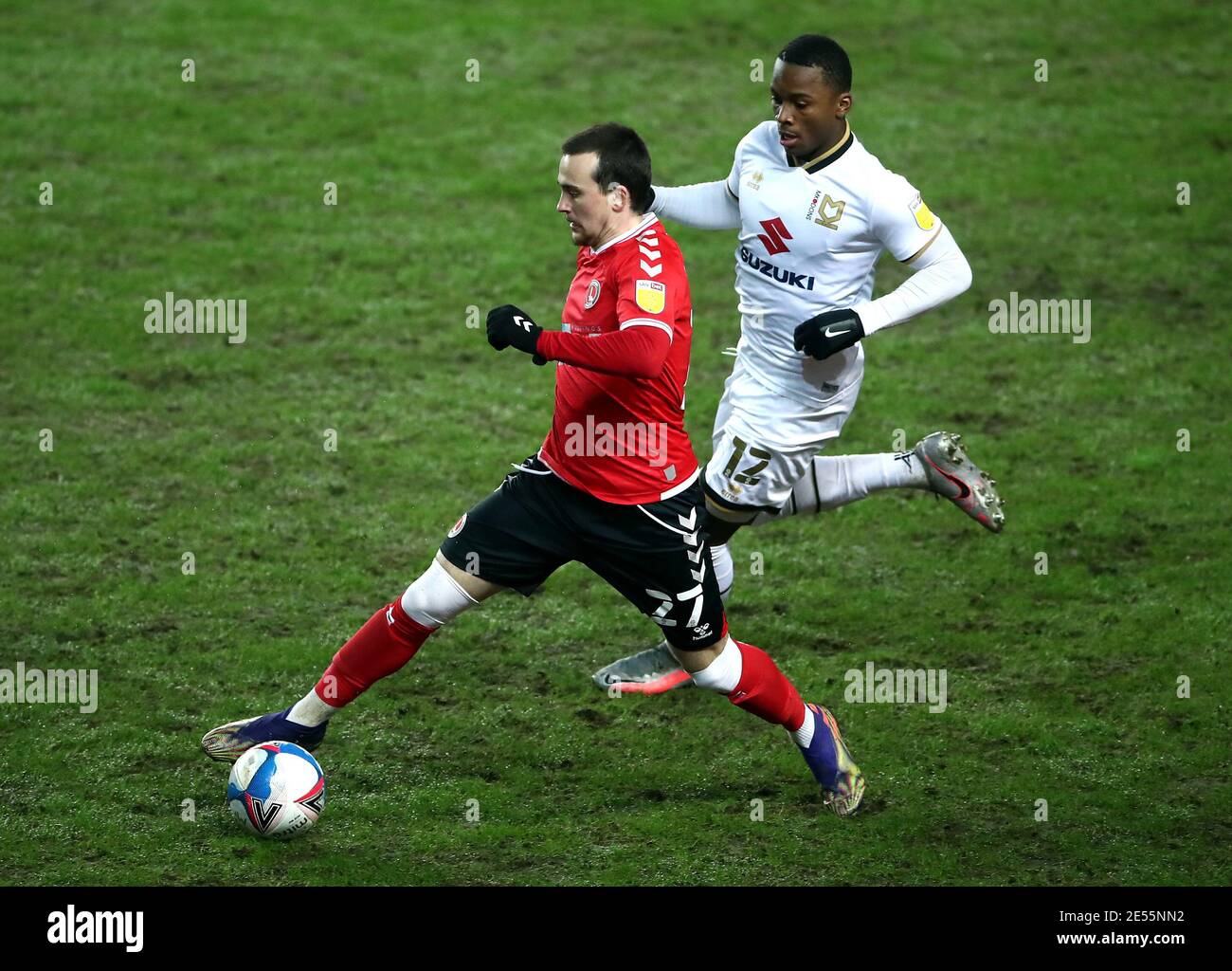 Charlton Athletic's Liam Millar (left) and Milton Keynes Dons' Ethan ...
