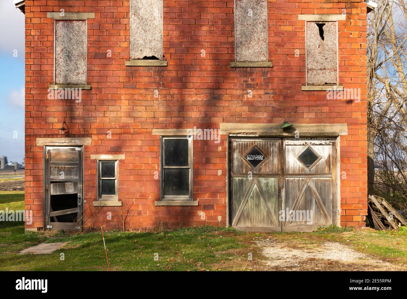 Old brick building in rural town Stock Photo - Alamy