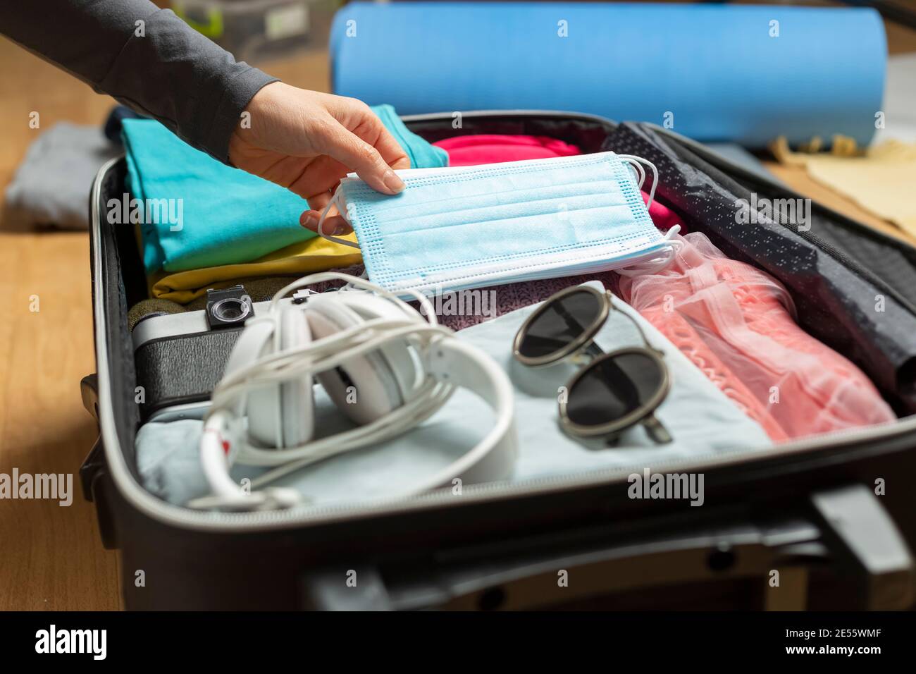 Open suitcase packed hi-res stock photography and images - Alamy
