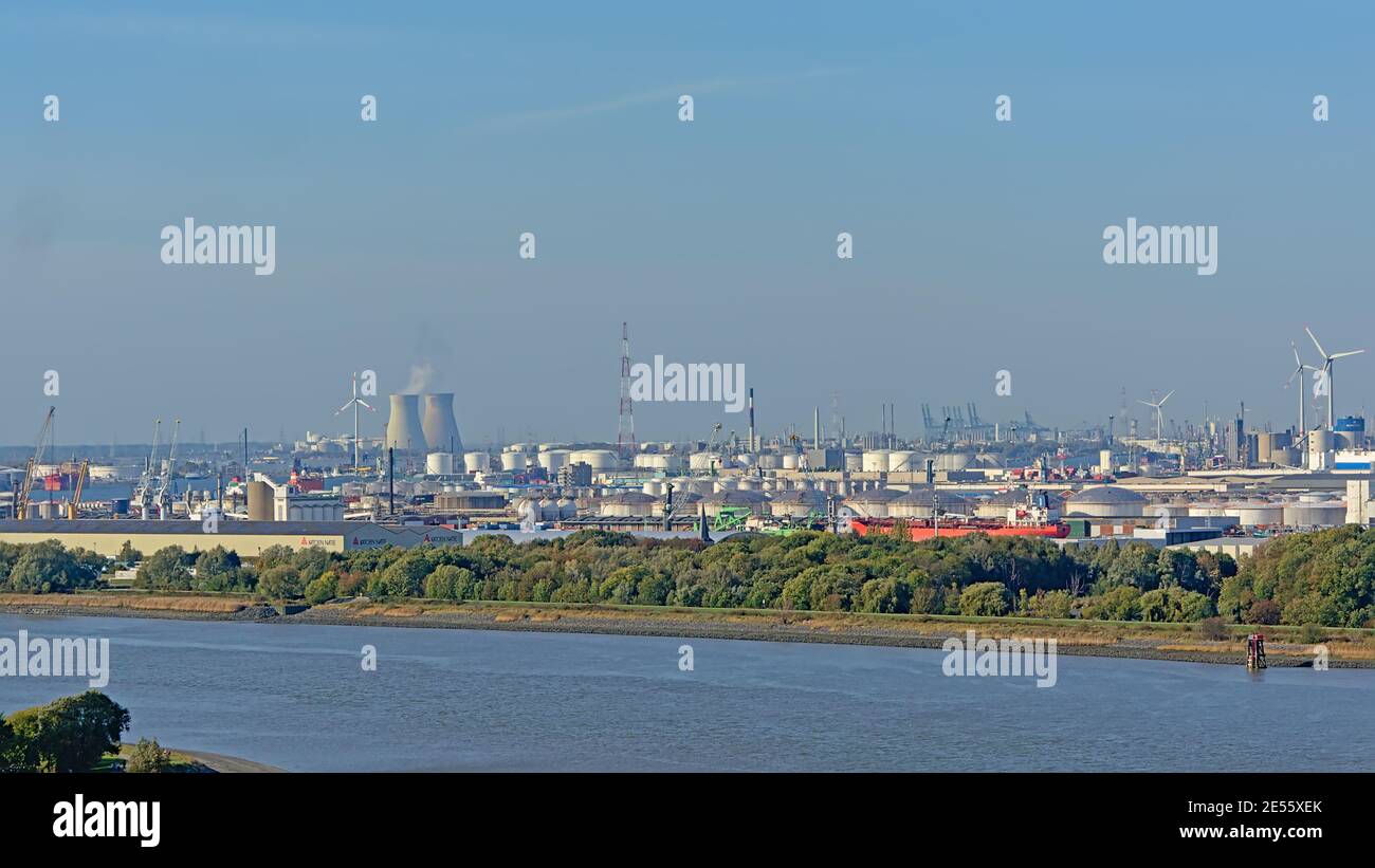 Exxonmobil chemical hi-res stock photography and images - Alamy