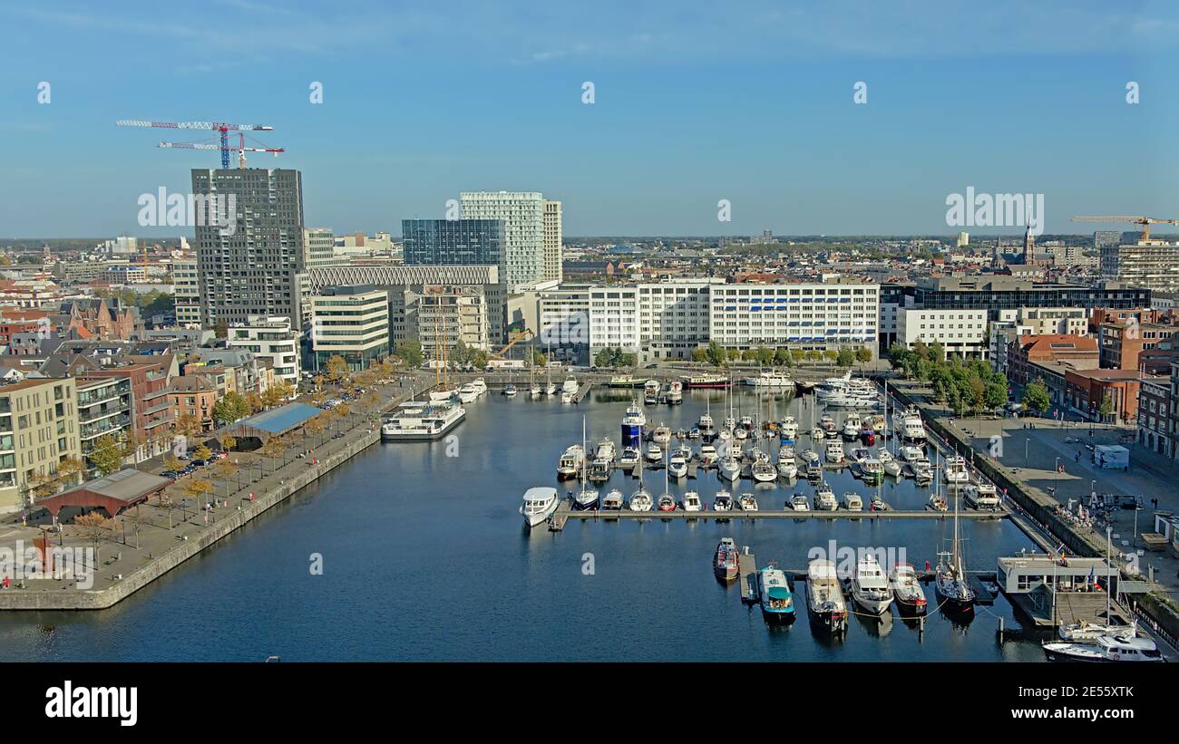 Antwerp docks hi-res stock photography and images - Alamy