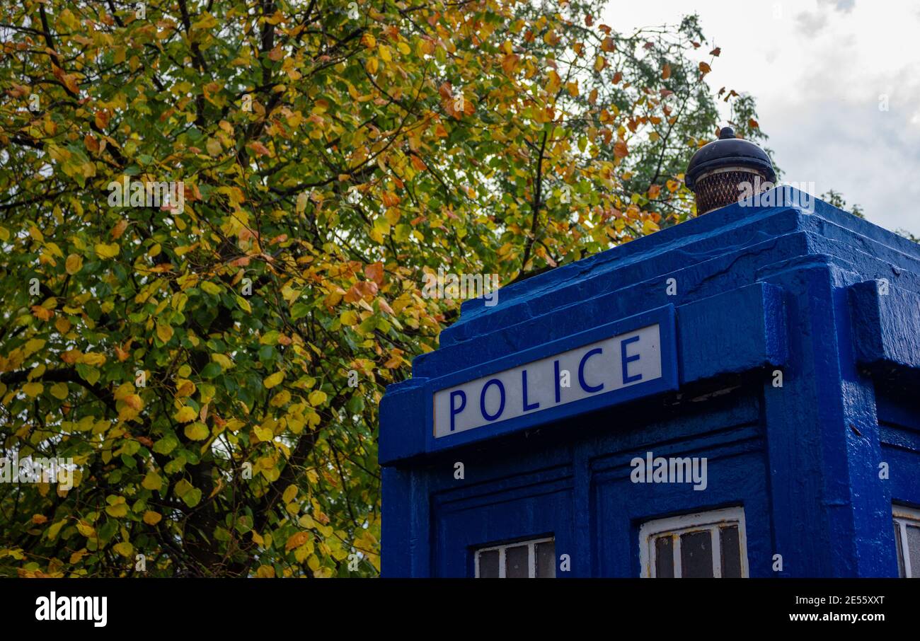 A picture of a replica of the TARDIS machine (from Doctor Who) on ...