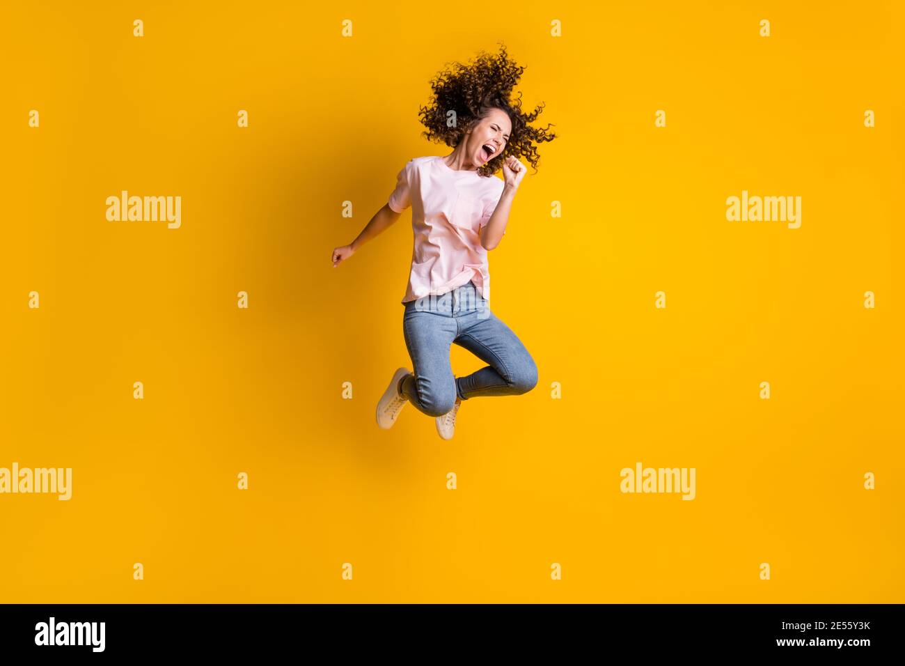 Photo portrait full body view of girl screaming into imaginary ...