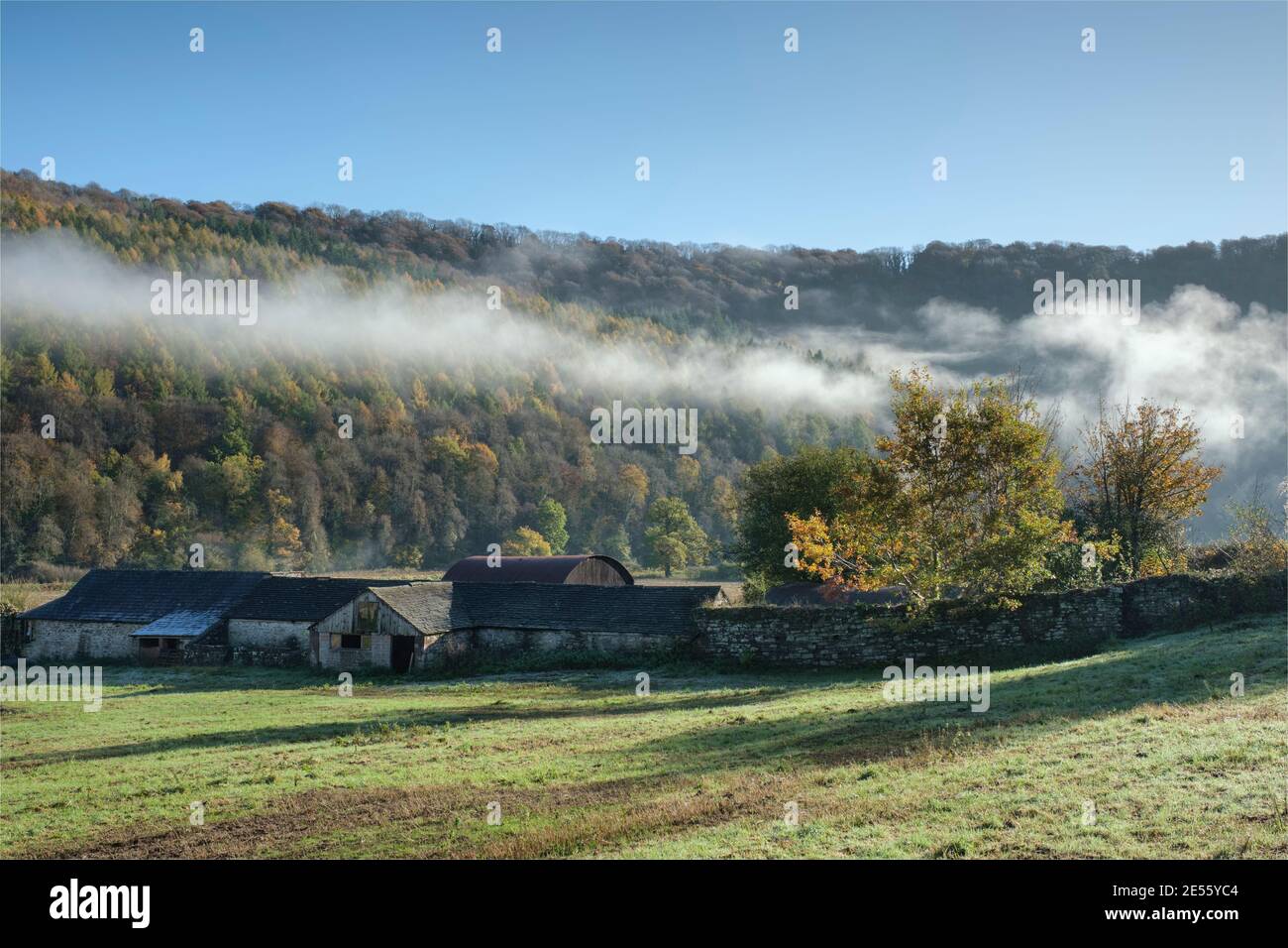 English barns hi-res stock photography and images - Alamy