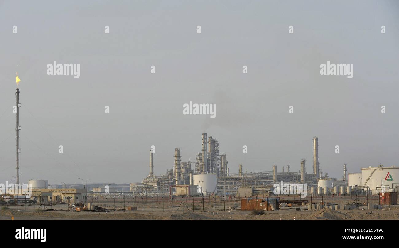 Oil refinery near the Industrial Port of Sohar, Sultanate of Oman, on ...