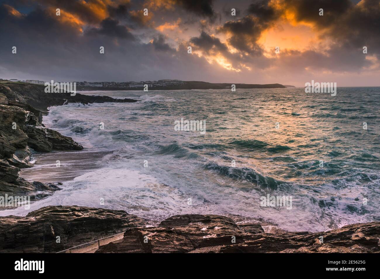 A dramatic Cornish sunset over Fistral Bay in Newquay Stock Photo - Alamy
