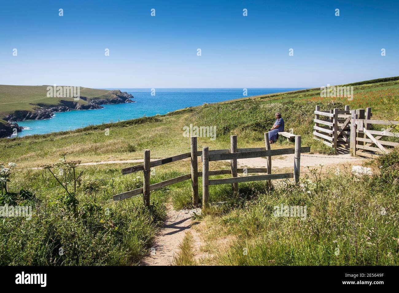 Wooden gates hi-res stock photography and images - Alamy