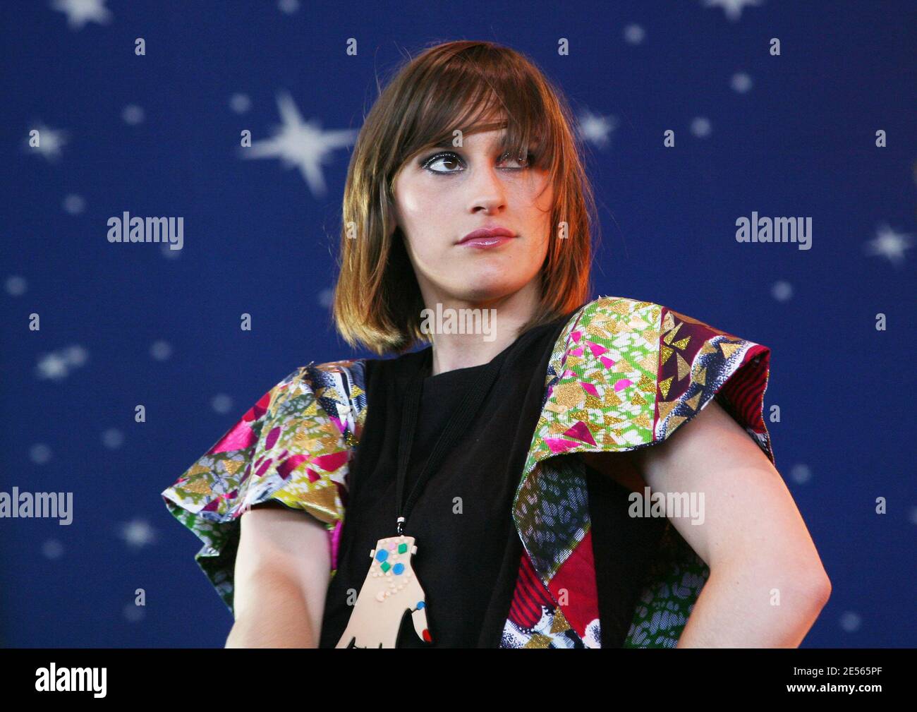 Yelle paris hi-res stock photography and images - Alamy