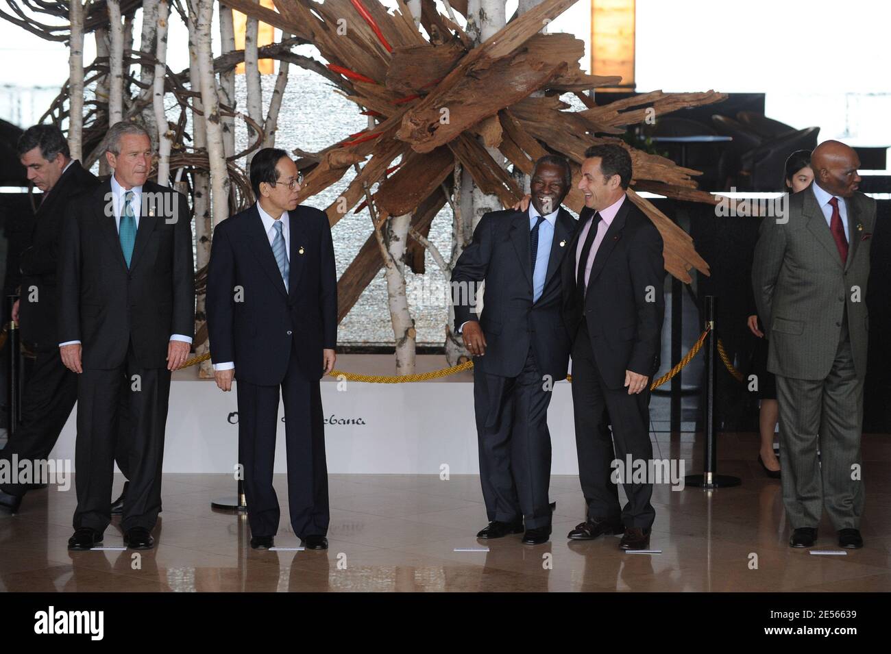 Leaders gather g8 japan summit hi-res stock photography and images - Alamy