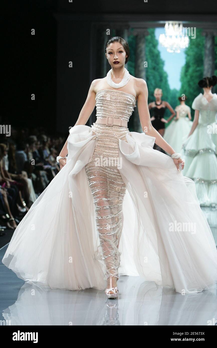 John galliano for dior fall winter 2008 2009 hi-res stock photography and images - Alamy